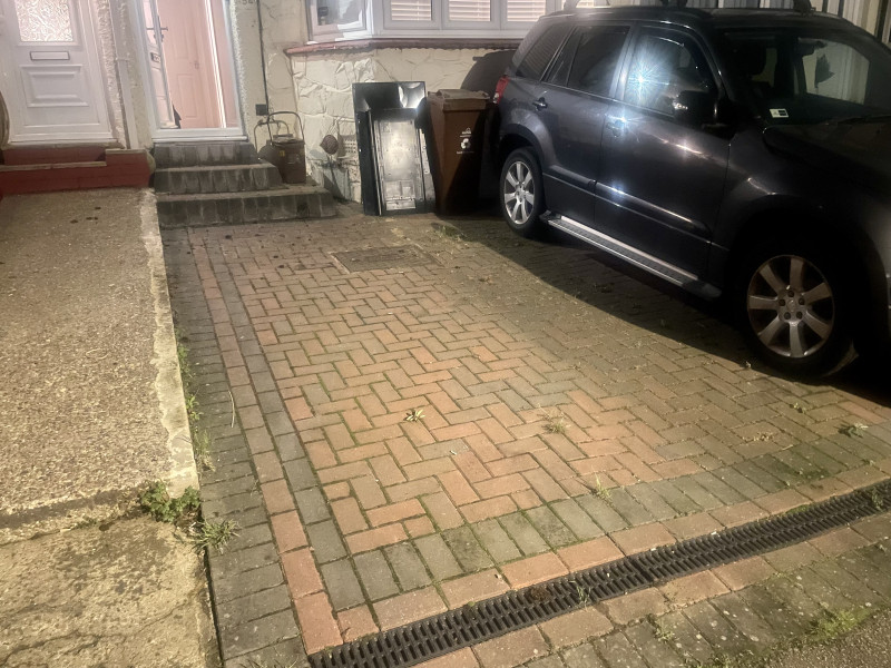 Parking on Russell Road, Chingford, E4 - from £1.80 per hour