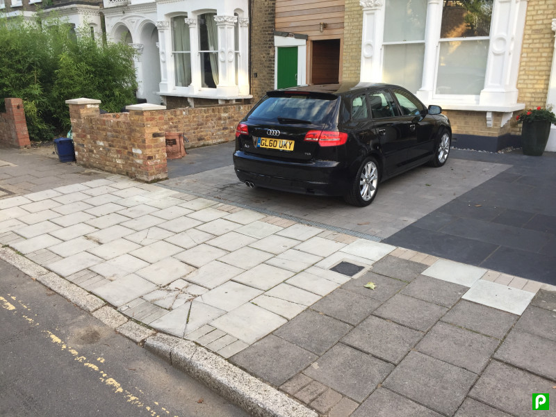 Parking on Queen Elizabeths Walk, Stoke Newington, N16 - from £13.90/hour