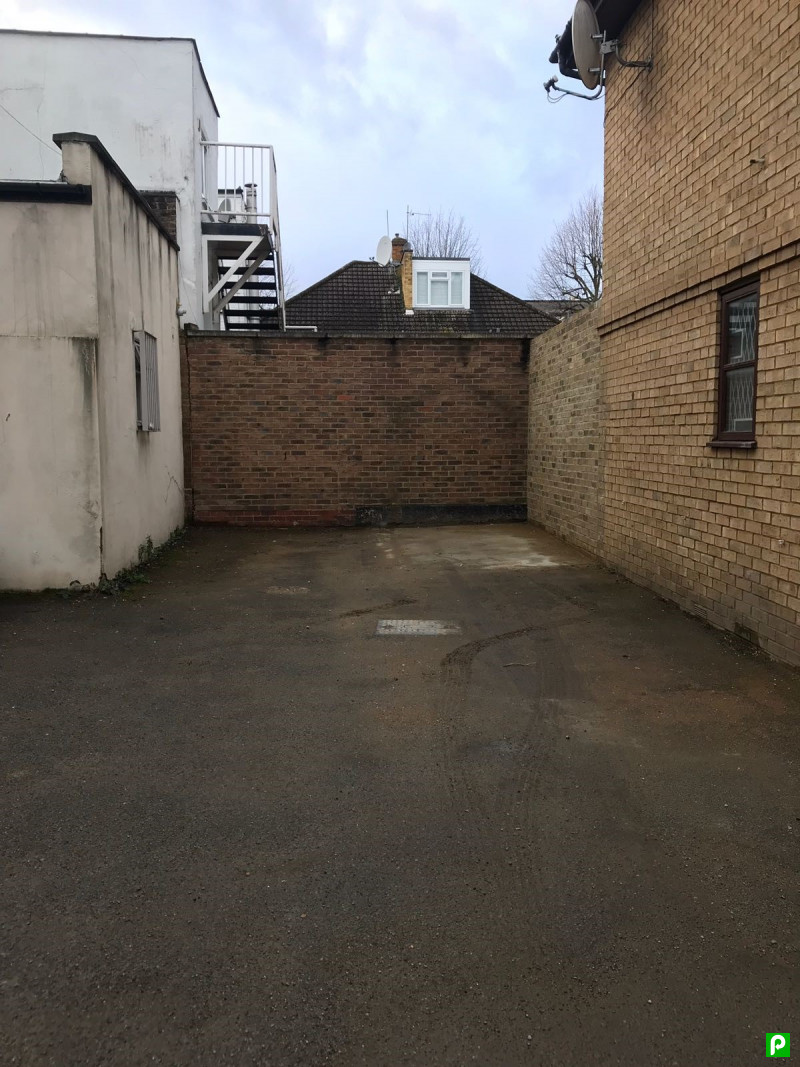 Driveway on Westcroft Square, W6, W6