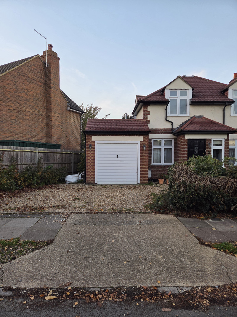 Parking on Lawn Avenue, West Drayton, UB7 - from £2.70 per hour